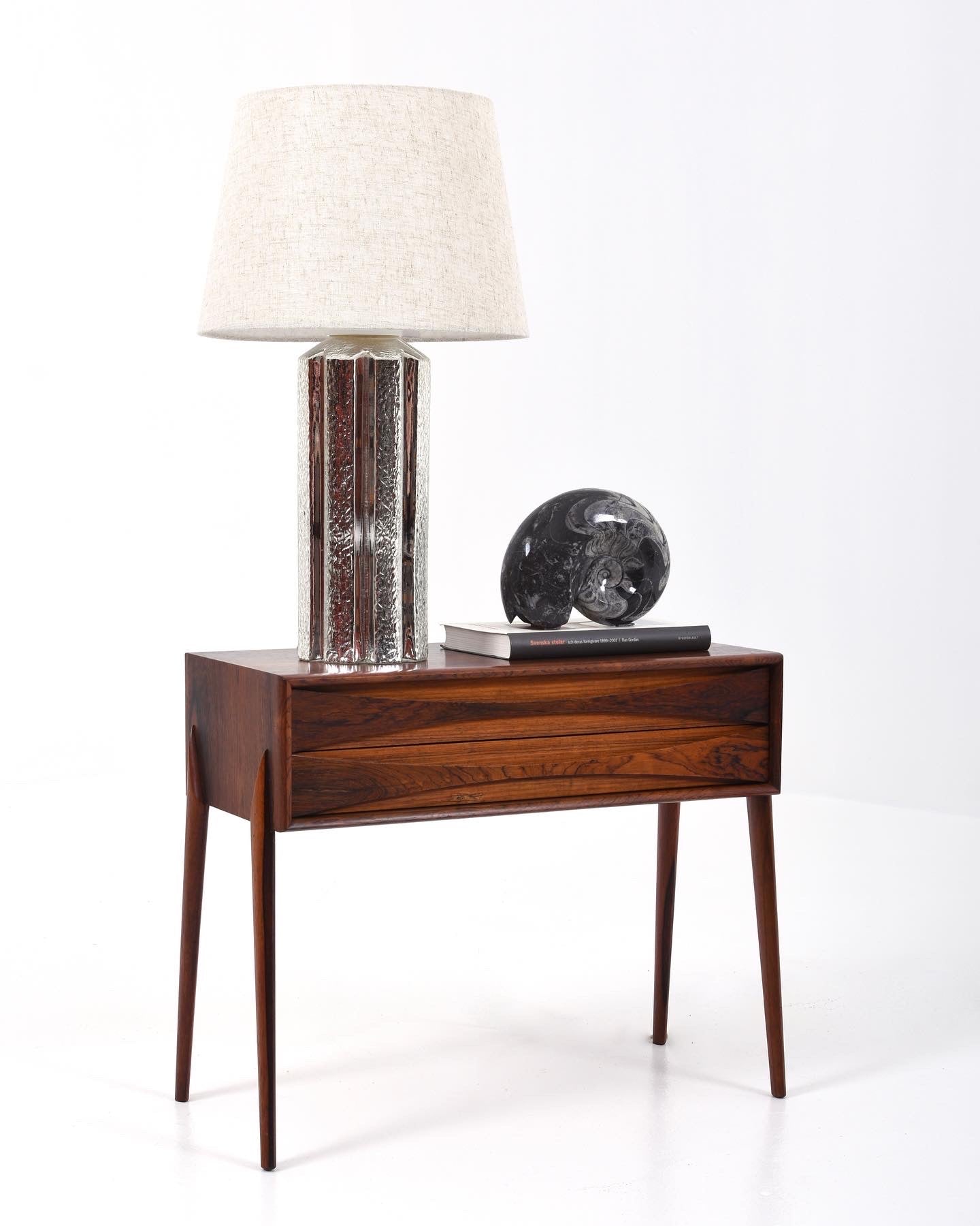 Byrå "GT 6835" av Rimbert Sandholdt för AB Glas & Trä, Hovmantorp – Gbg ...